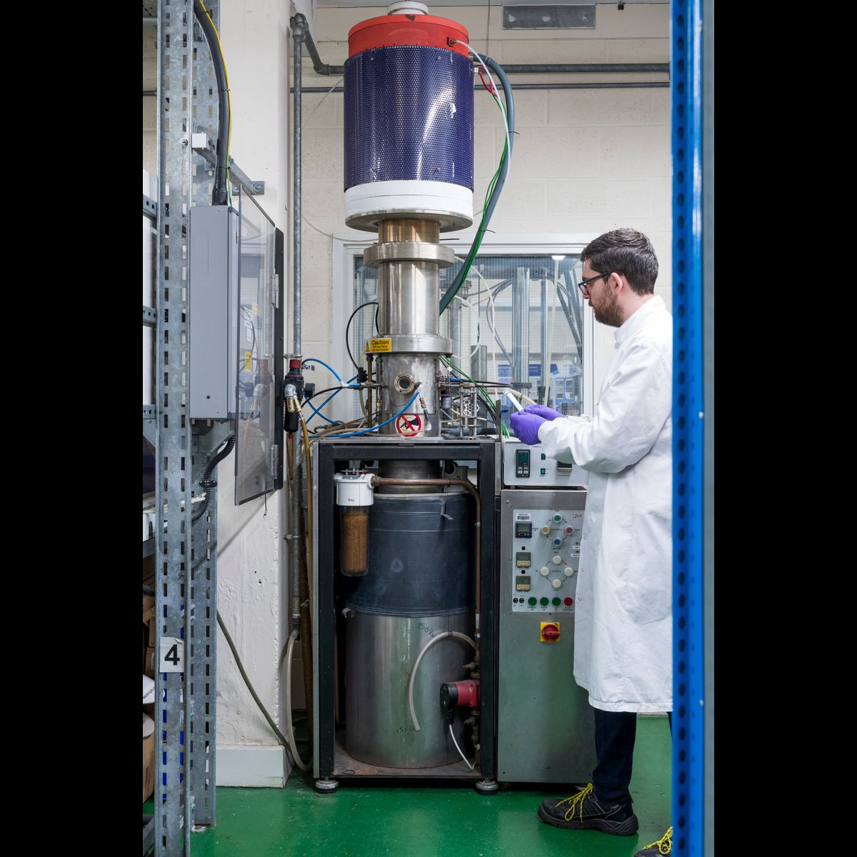 Improved testing for thermal cycling of materials in water vapour ...